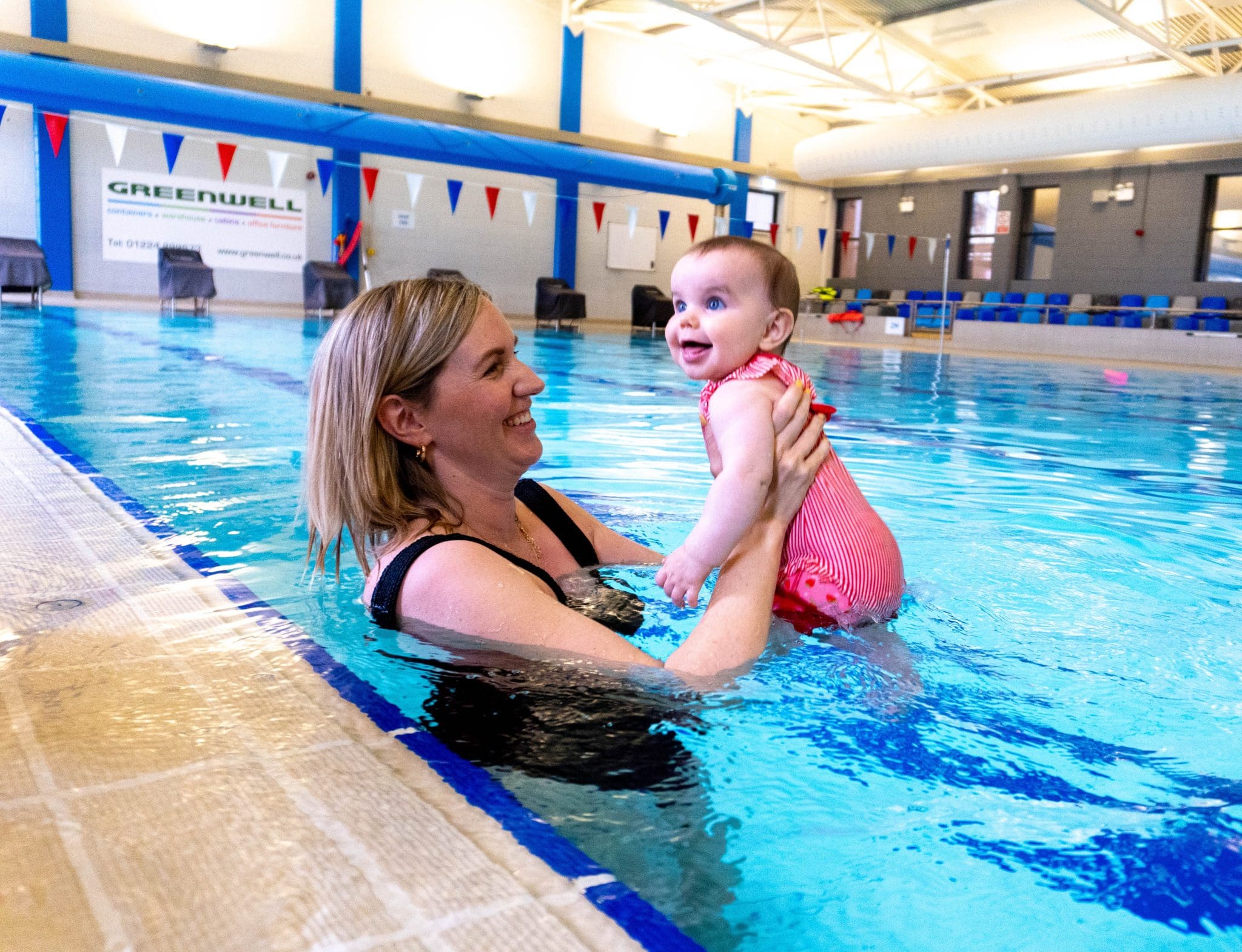 Early years swimming lessons for babies, toddlers & pre-schoolers