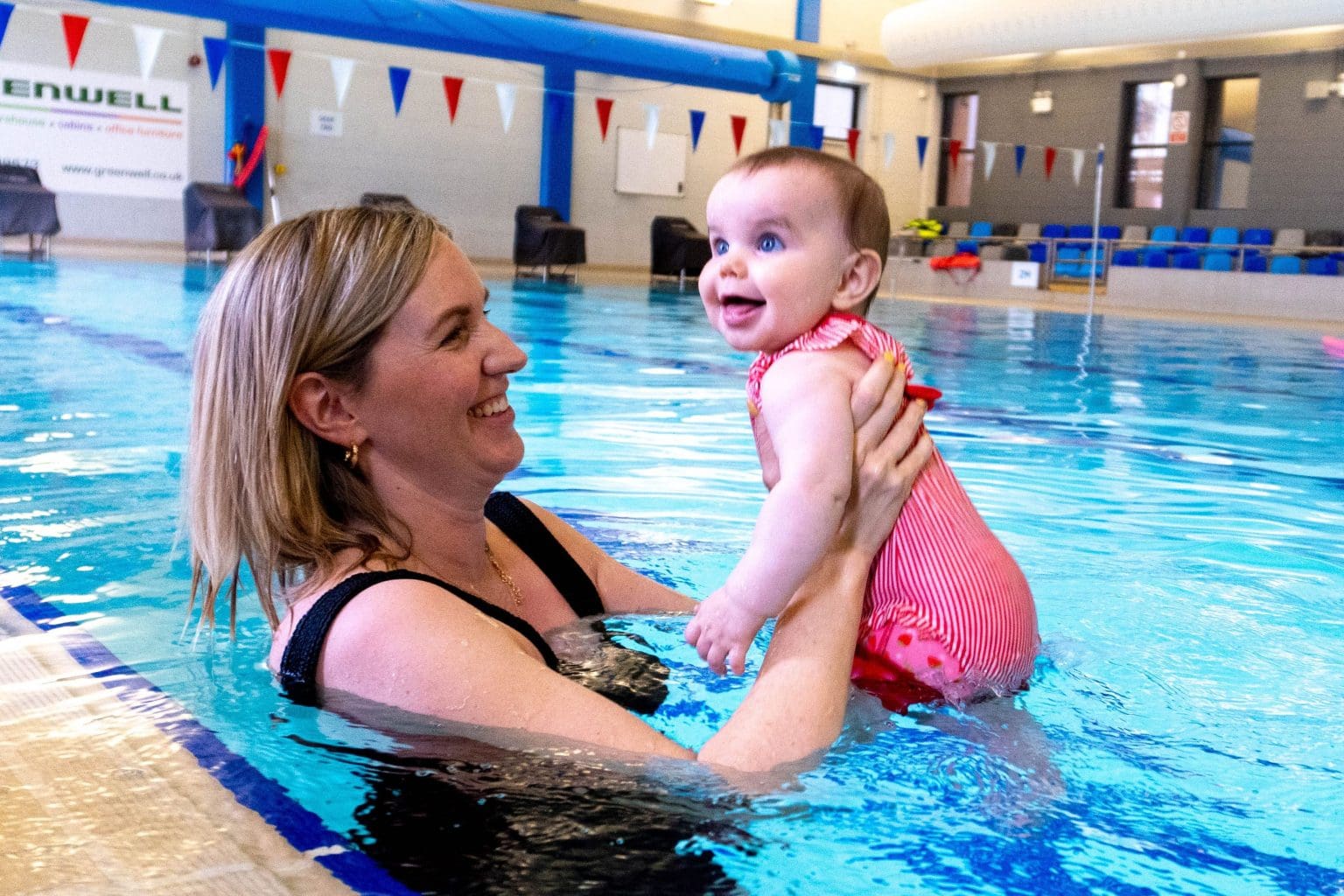 Early years swimming lessons for babies, toddlers & pre-schoolers